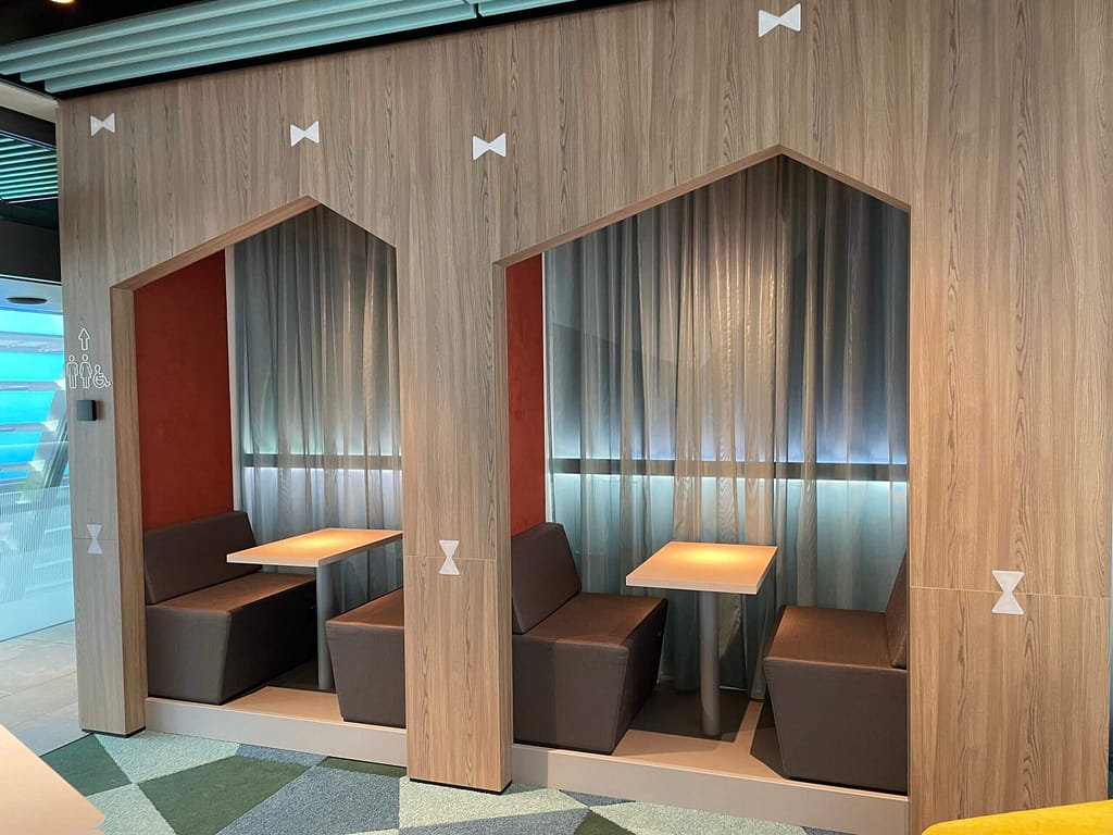 Review: Crystal Lounge by Aspire at Geneva - The Expat Flyer