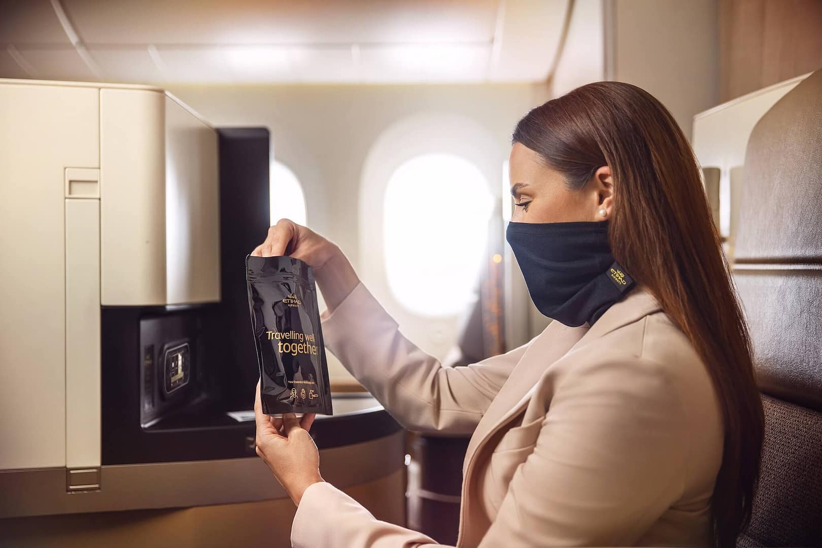 Face masks are the new must-have inflight amenity - The Expat Flyer