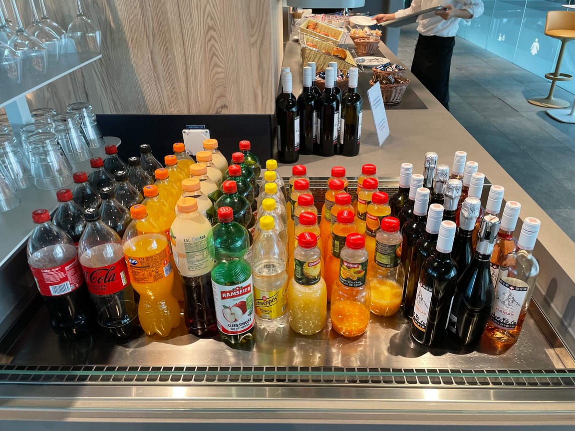 Review: Crystal Lounge by Aspire at Geneva - The Expat Flyer